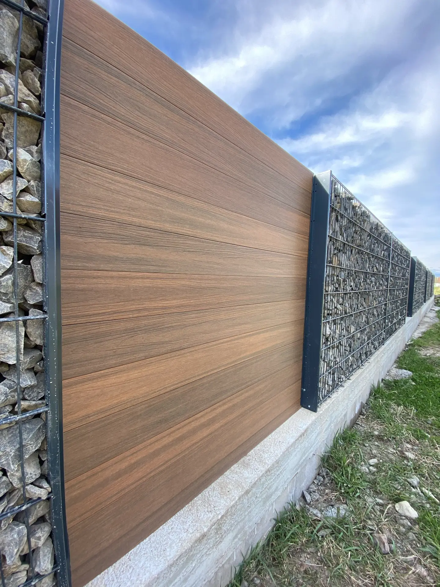 WPC ploty s dizajnom dreva - Dlhá životnosť bez údržby